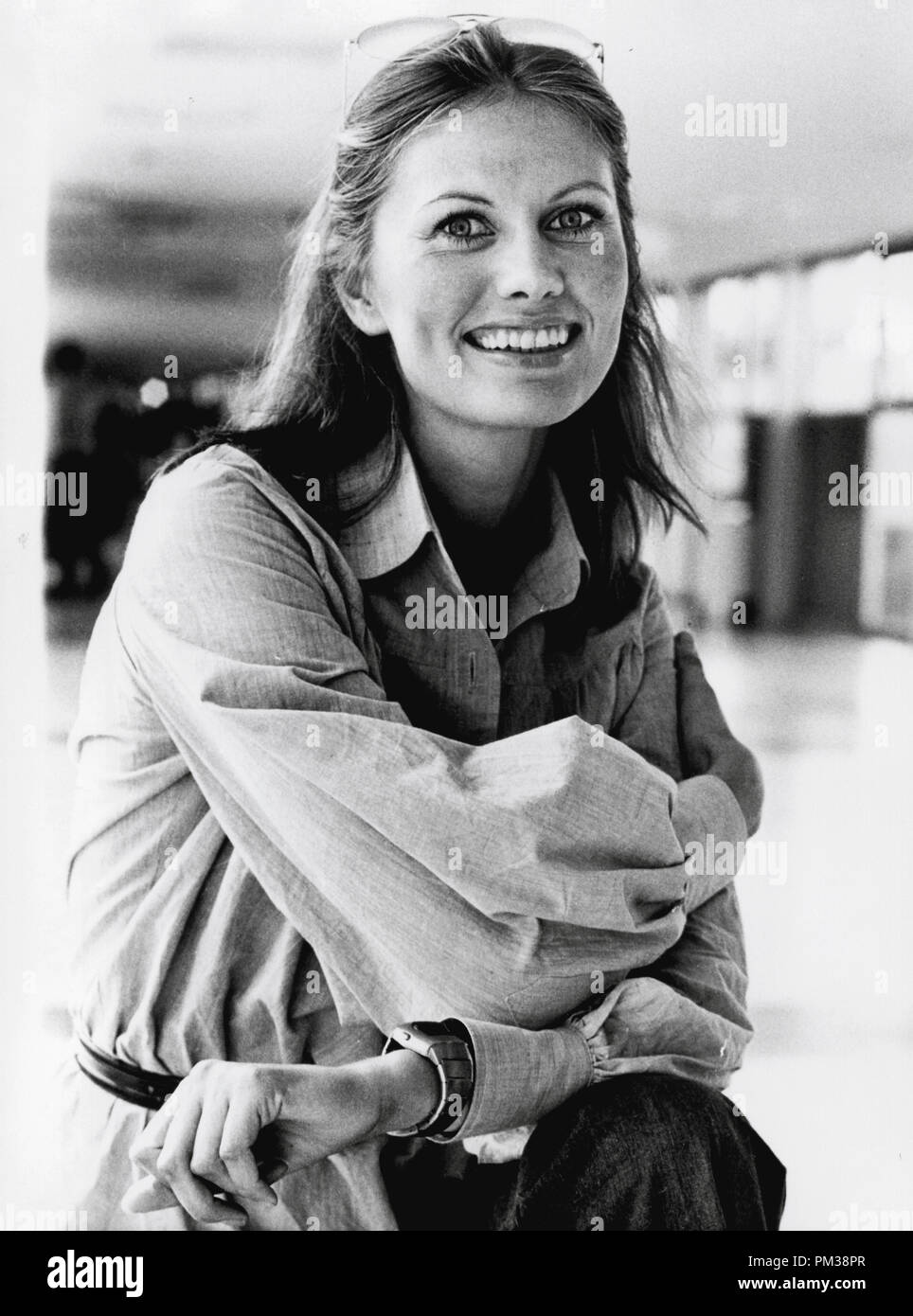 Maud adams the man with the golden gun Banque de photographies et d ...