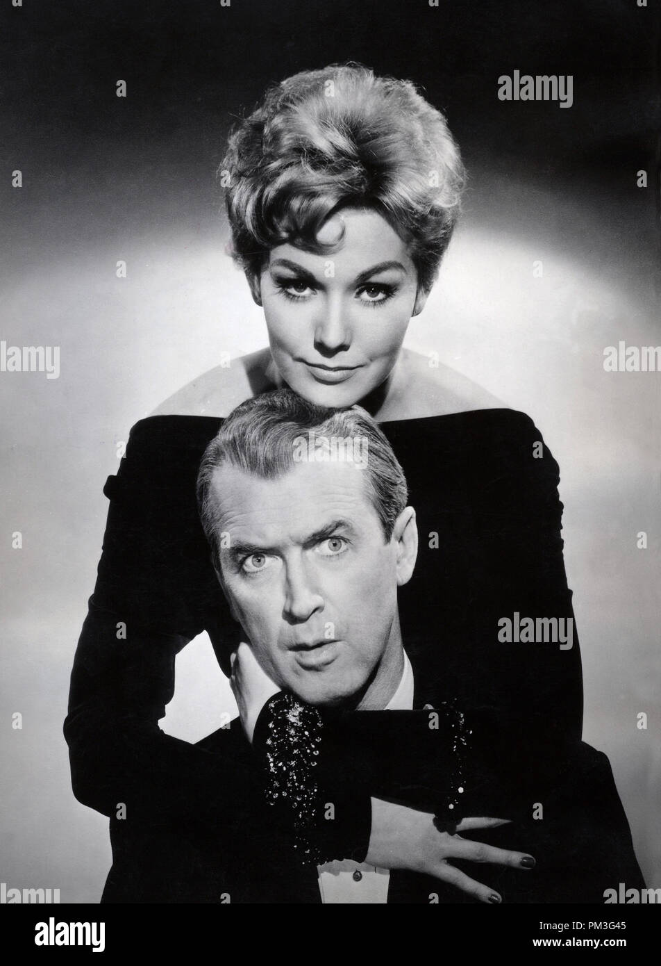 Kim novak bell book and candle Banque de photographies et d’images à ...