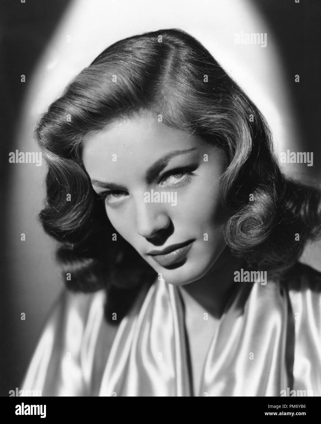 Studio publicité Still : Lauren Bacall circa 1945 référence du fichier ...