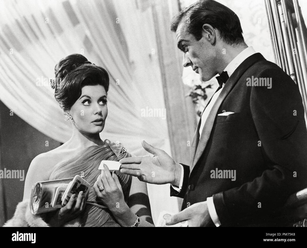Eunice gayson bond Banque de photographies et d’images à haute ...
