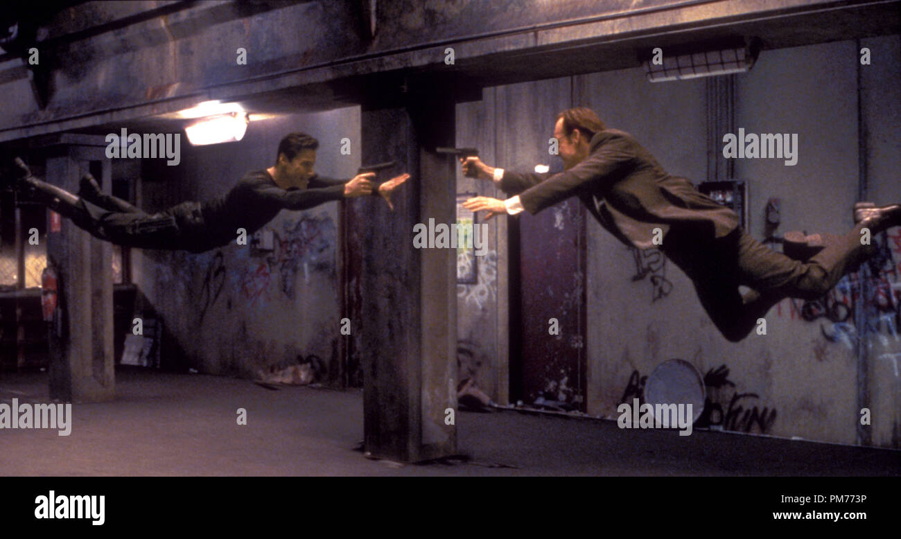 Hugo weaving keanu reeves matrix Banque de photographies et d’images à ...