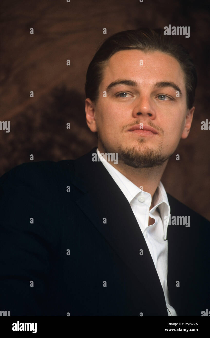 2002 leonardo dicaprio Banque de photographies et d’images à haute ...