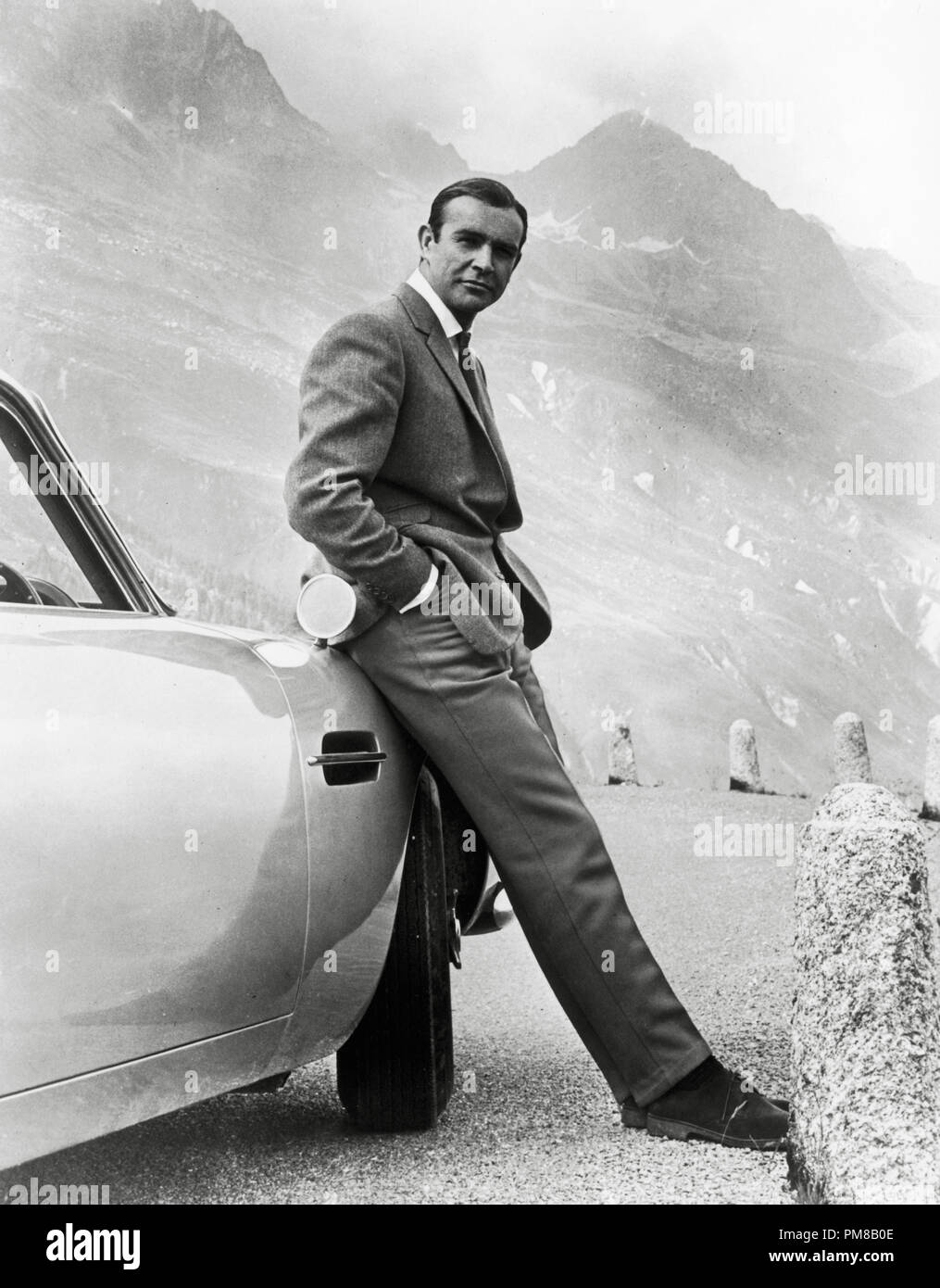 Goldfinger sean connery aston martin Banque de photographies et d’images à haute résolution - Alamy