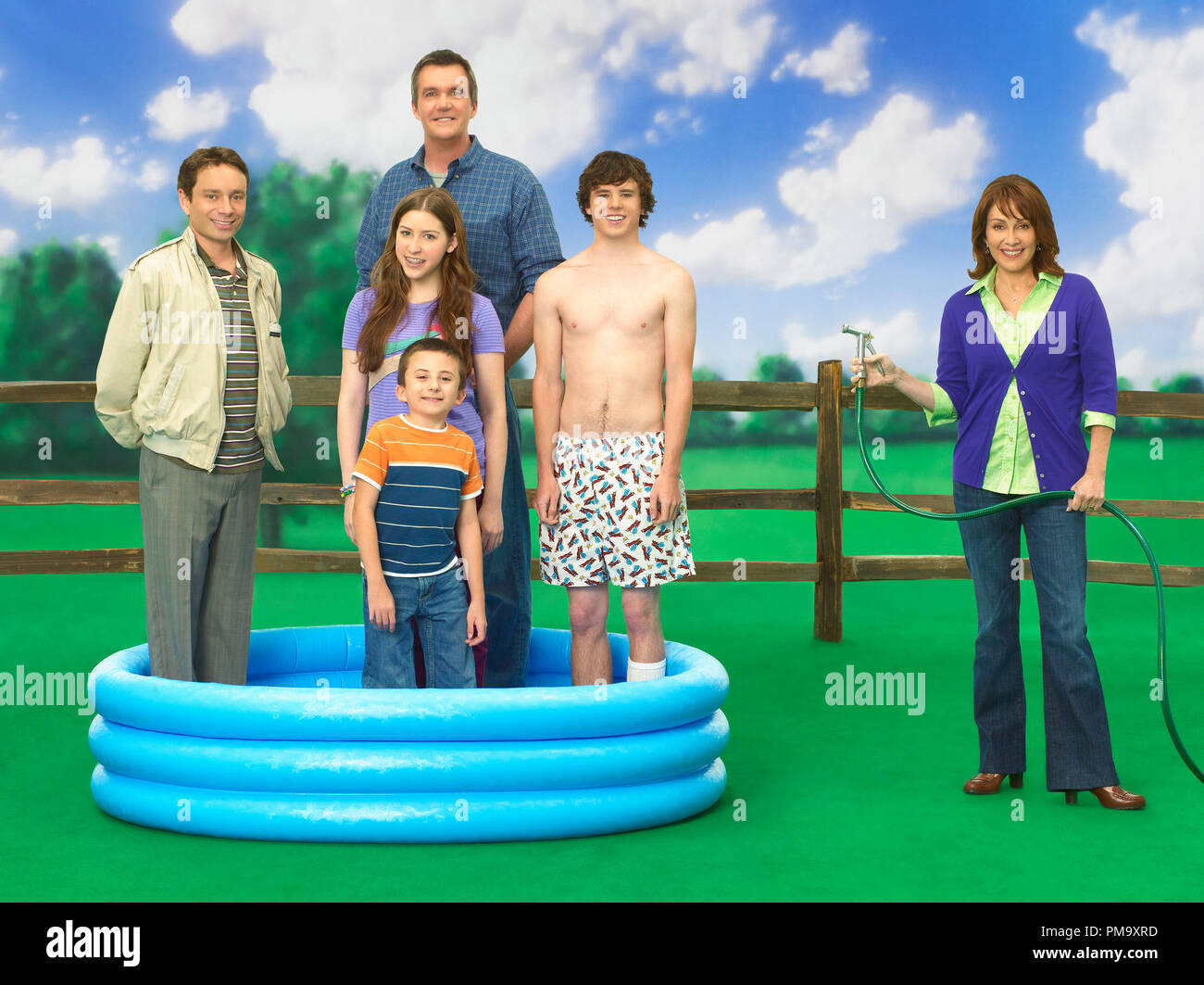 Le milieu - ABC 'AU' stars Chris Kattan comme Bob, Atticus Shaffer ...