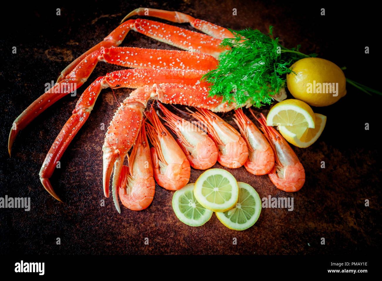 Alaskan king crab legs Banque de photographies et d’images à haute ...