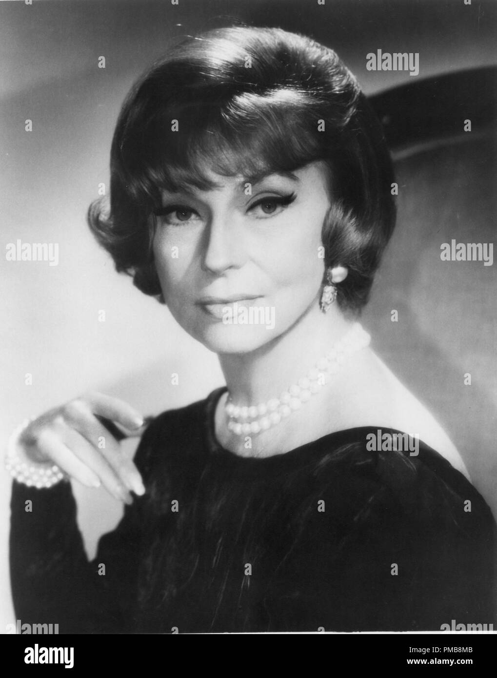 Agnes moorehead bewitched Banque d'images noir et blanc - Alamy