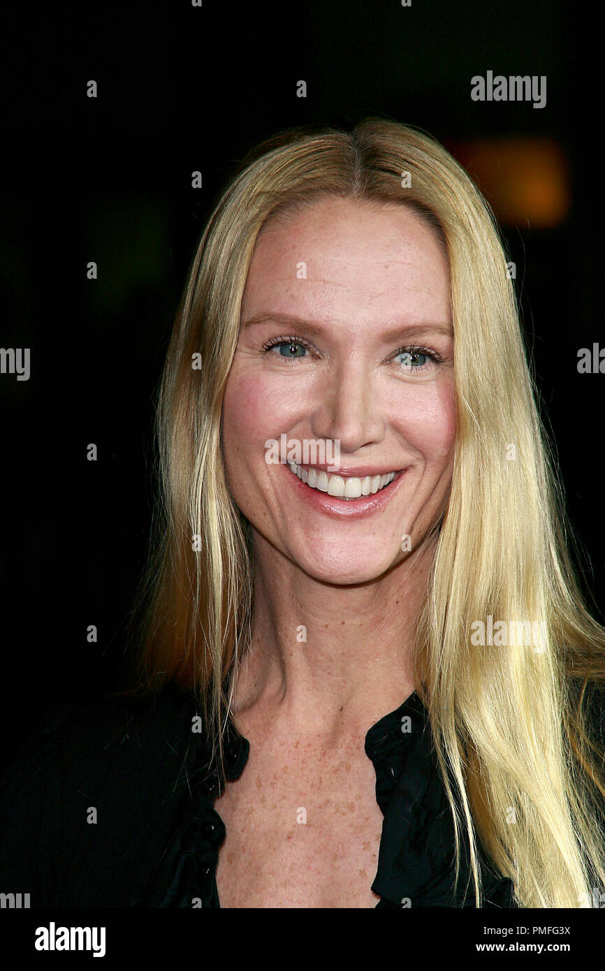 'The Wrestler' Premiere Kelly Lynch 11-6-2008 / Grauman's Chinese ...