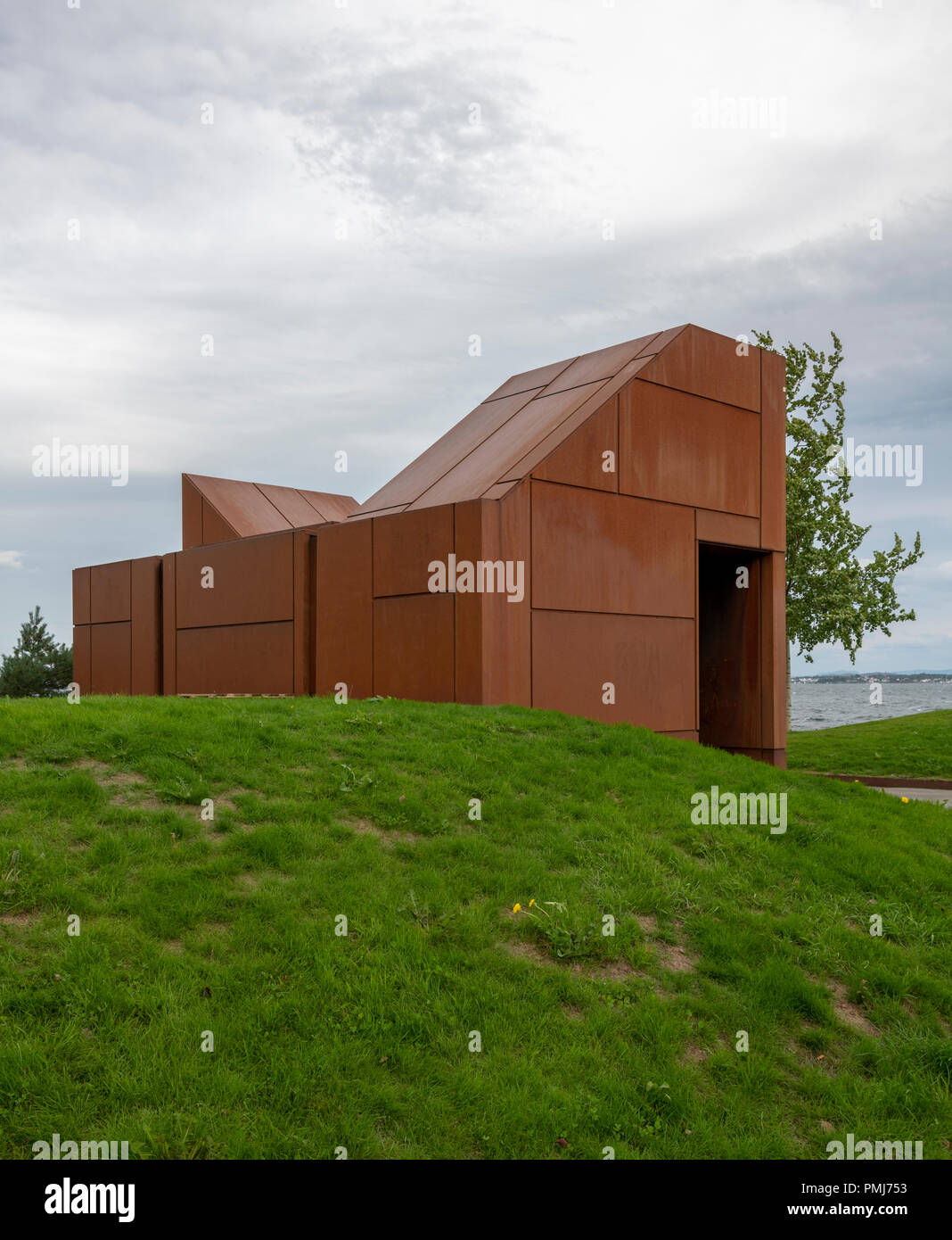 Bâtiment en acier corten Banque de photographies et d’images à haute ...