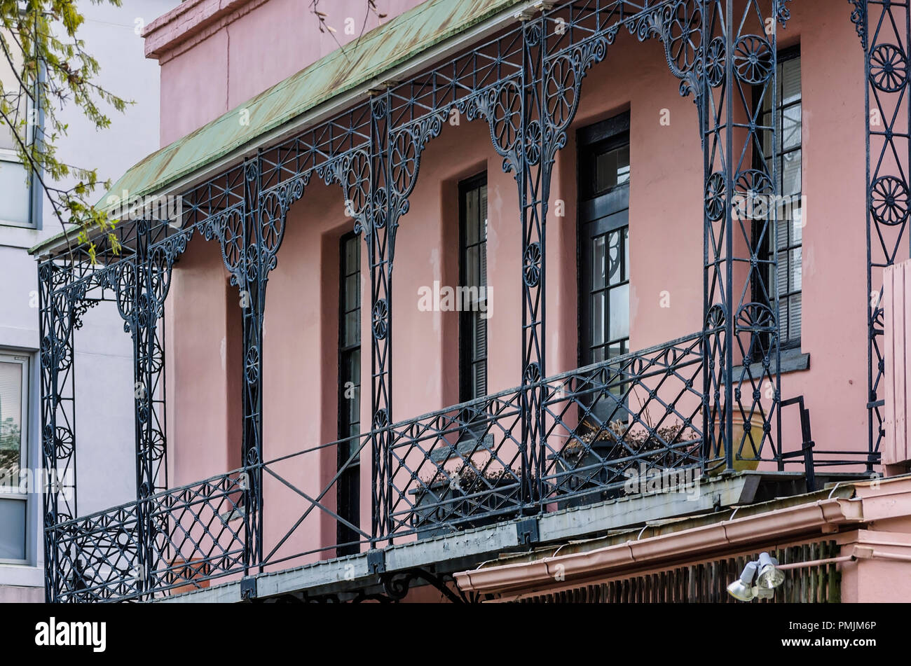 Balustrade de balcon en fer forgé Banque de photographies et d’images à ...