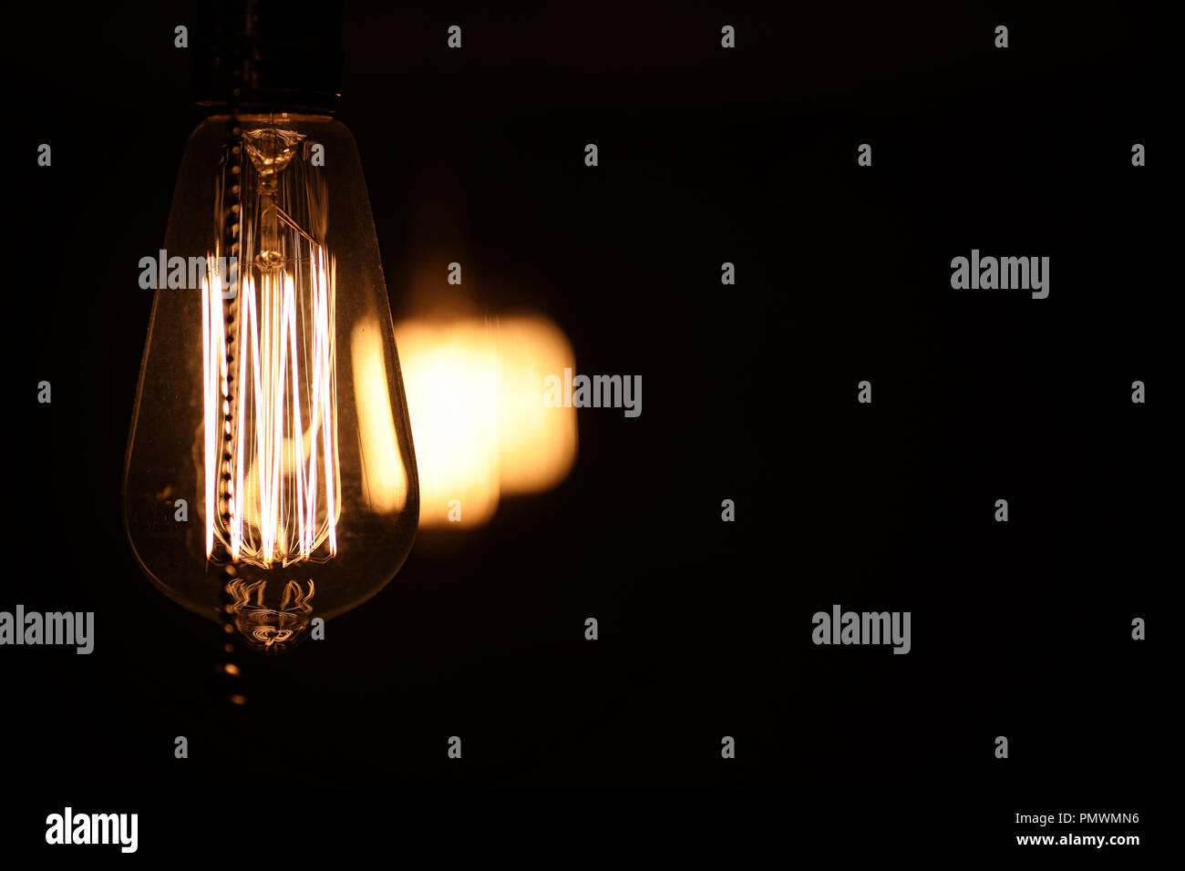 Les feux à filament de tungstène. La lampe à incandescence de Thomas ...
