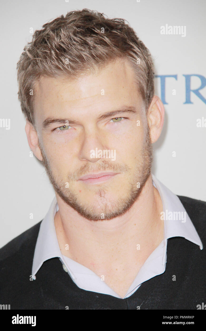 Alan ritchson where Banque de photographies et d’images à haute ...