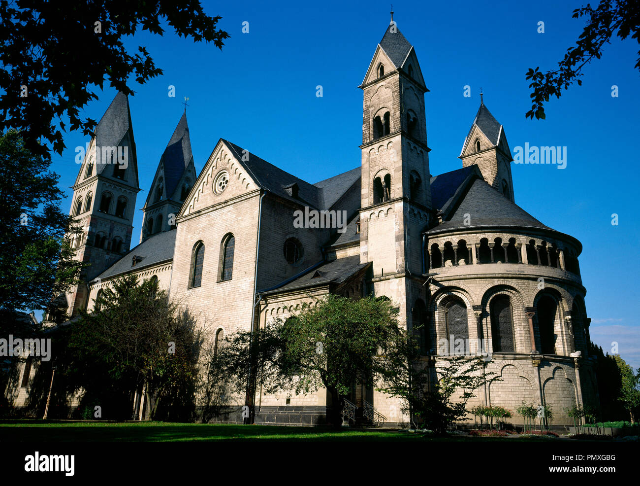 L'Allemagne. La Rhénanie-Palatinat. Coblence. Basilique de Saint Castor ...