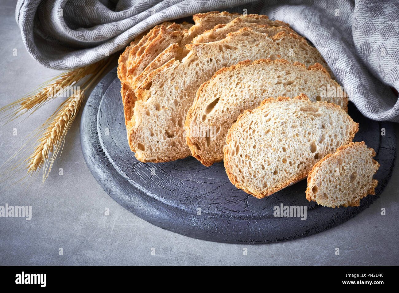 Pain gris Banque de photographies et d’images à haute résolution - Alamy