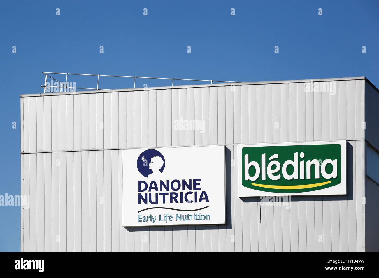 Usine danone Banque de photographies et d’images à haute résolution - Alamy