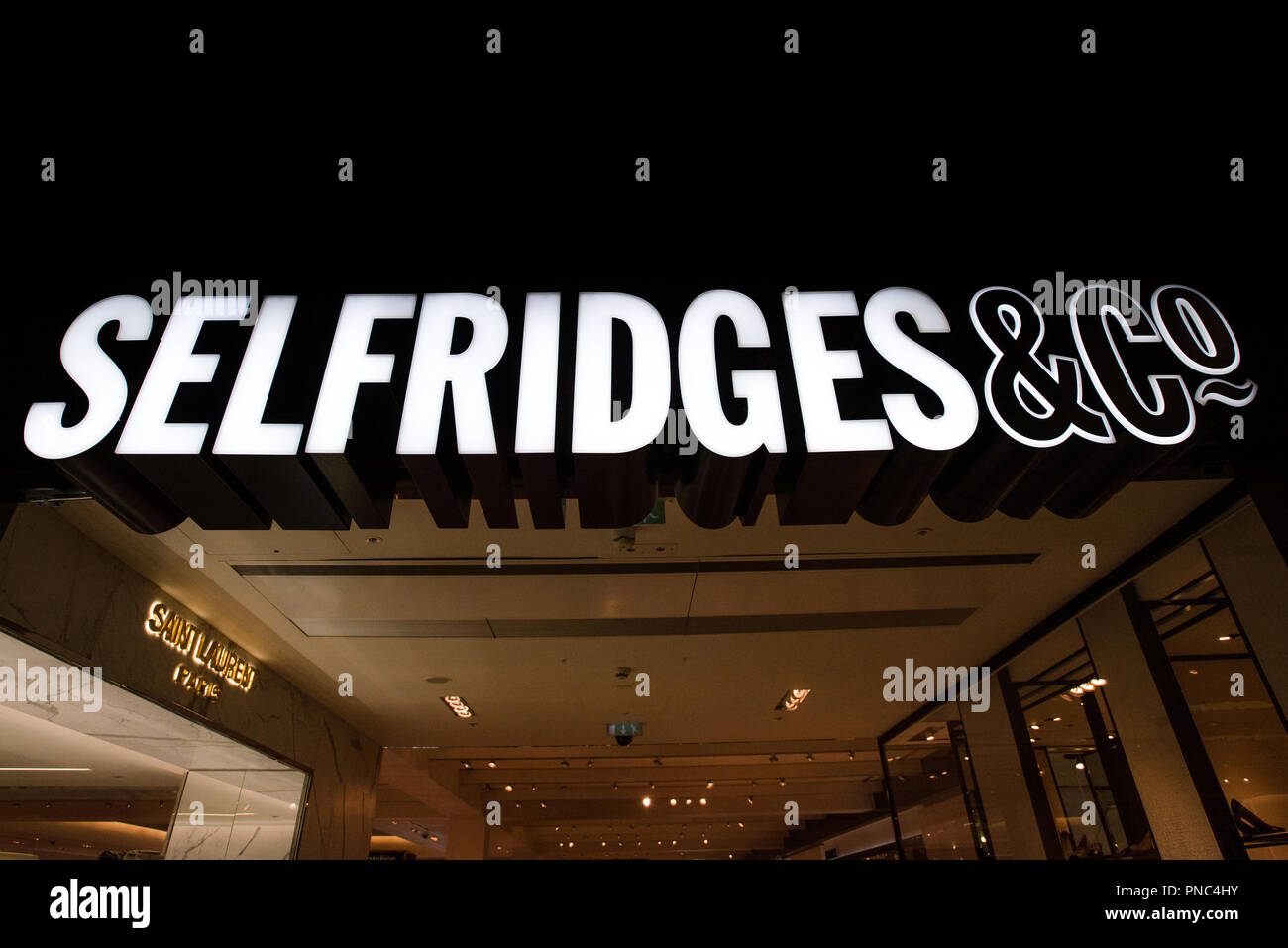 Selfridges logo Banque de photographies et d’images à haute résolution ...