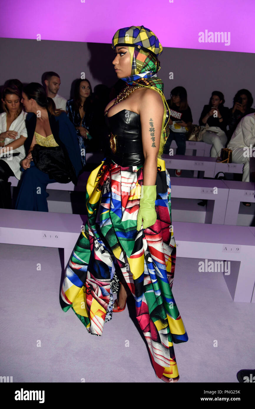 Nicki minaj versace fashion show Banque de photographies et d’images à ...