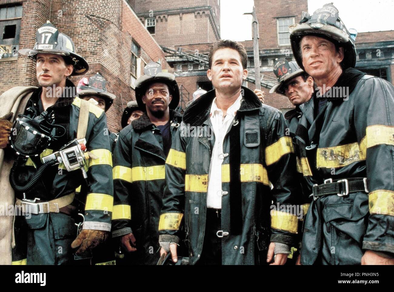 Backdraft kurt russell 1991 Banque de photographies et d’images à haute ...