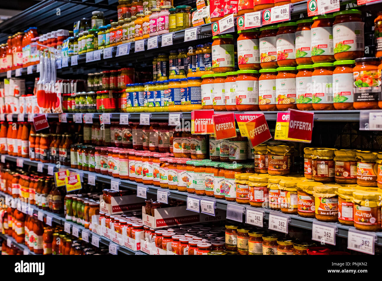 Supermarché spar alcool Banque de photographies et d’images à haute ...