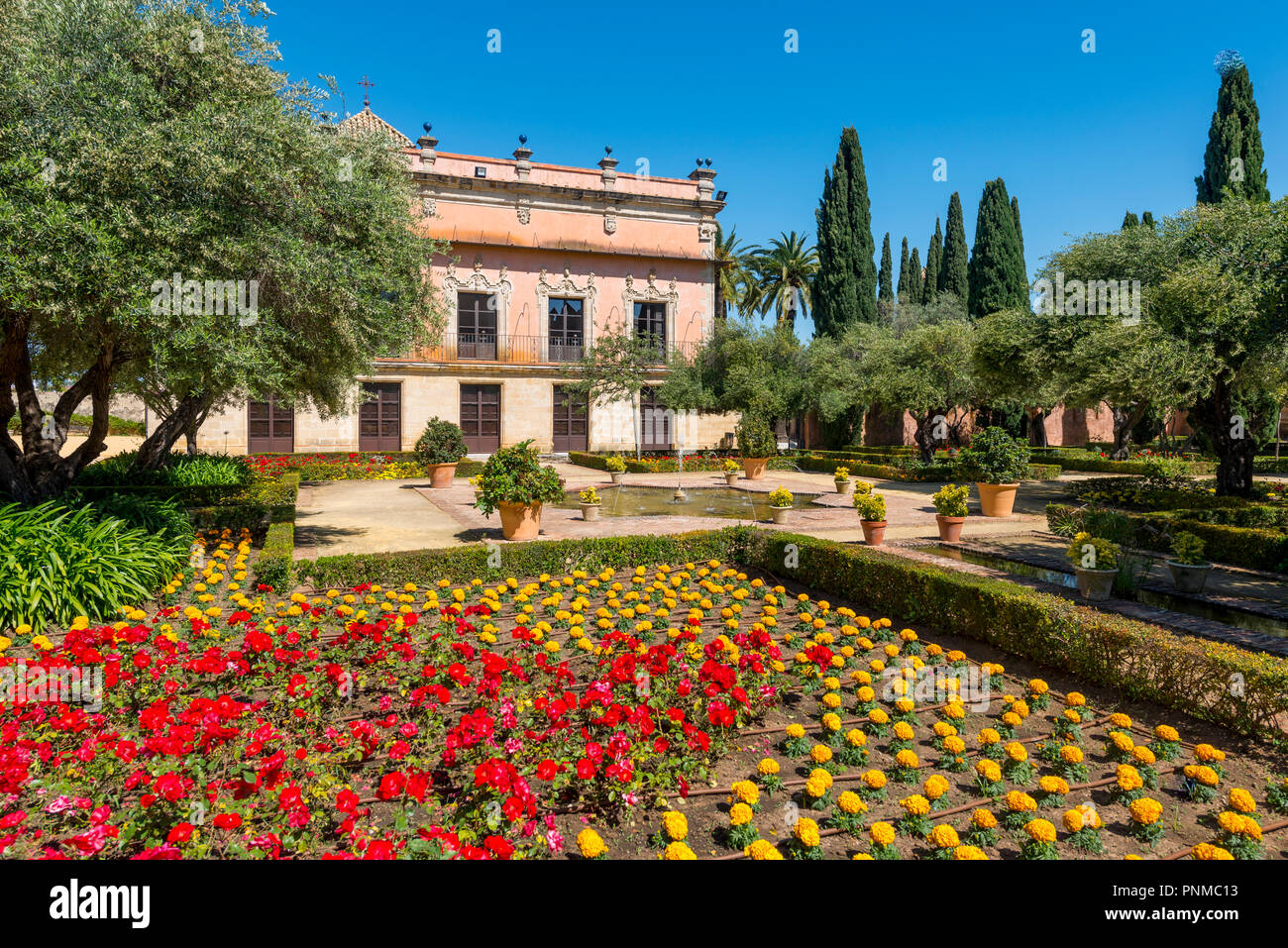 Alcazar palace complex Banque de photographies et d’images à haute ...