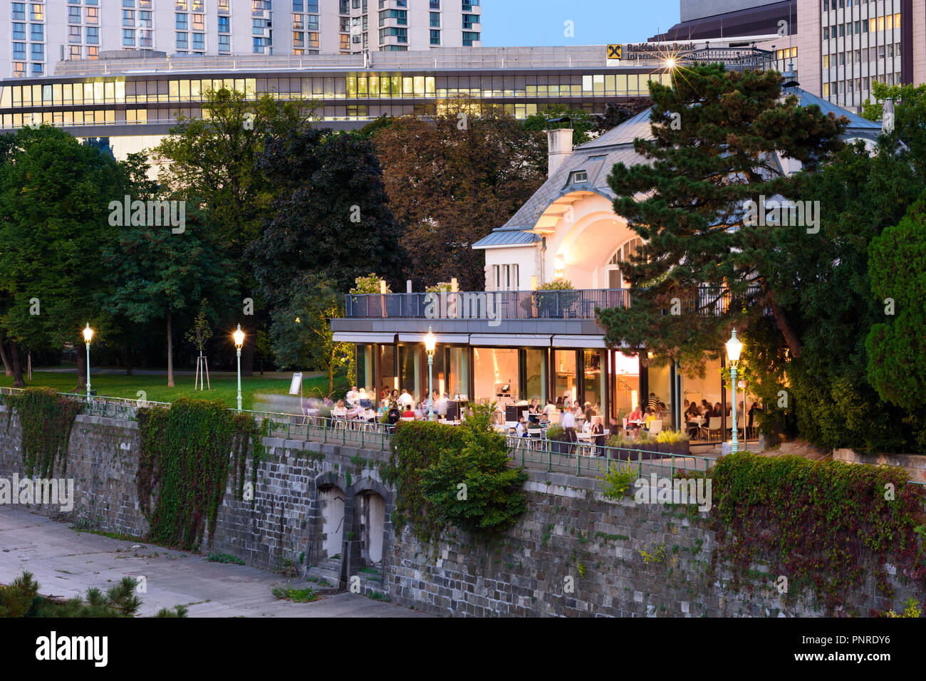 Wien, Vienne : parc Stadtpark, restaurant Steirereck dans Meierei im ...