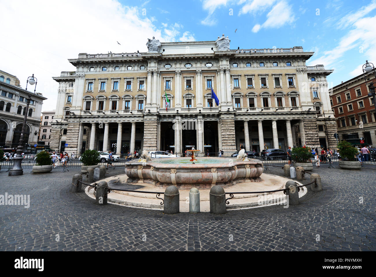 Fontana di piazza colonna Banque de photographies et d’images à haute ...