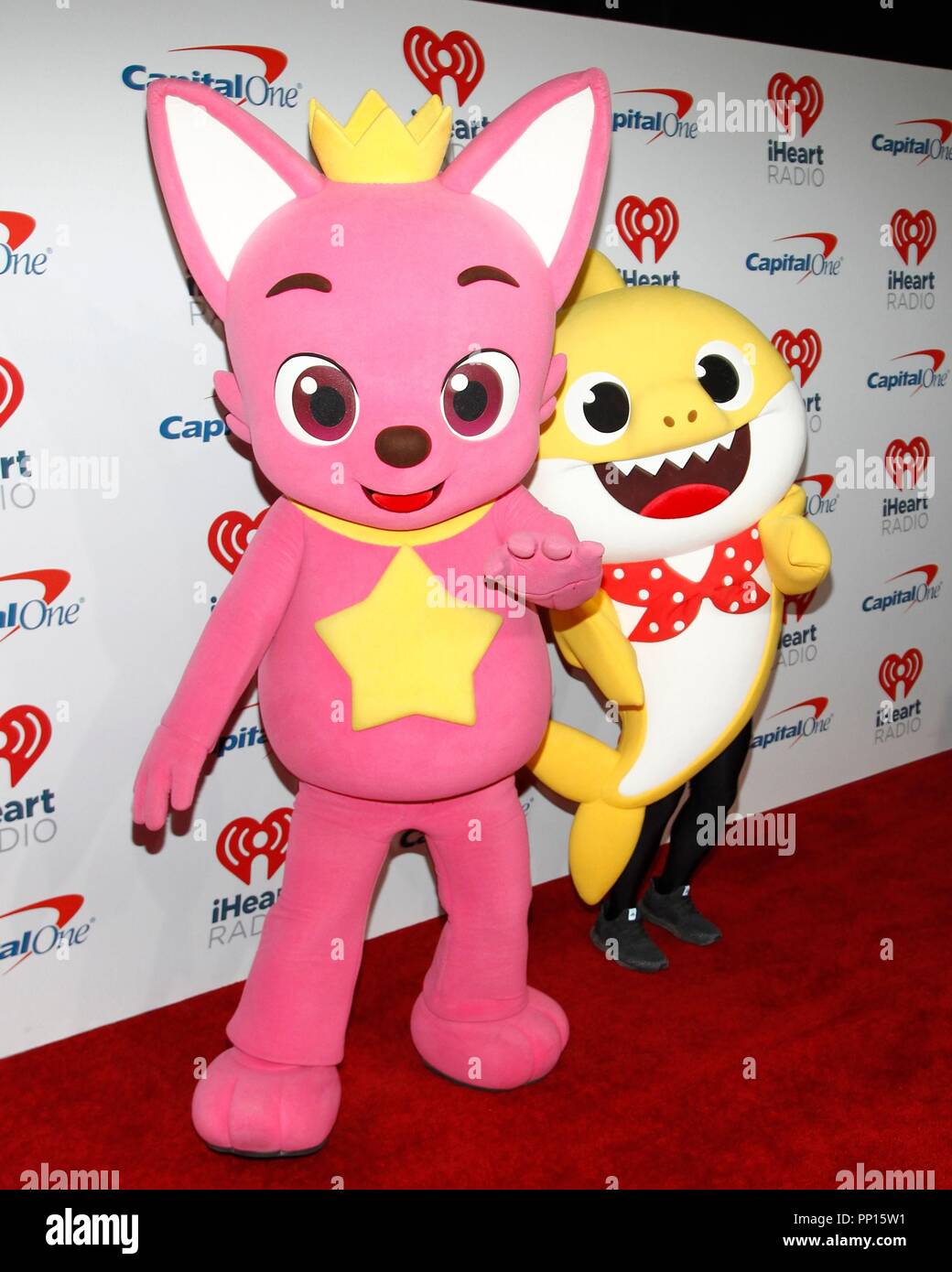 Baby shark pinkfong Banque de photographies et d’images à haute ...