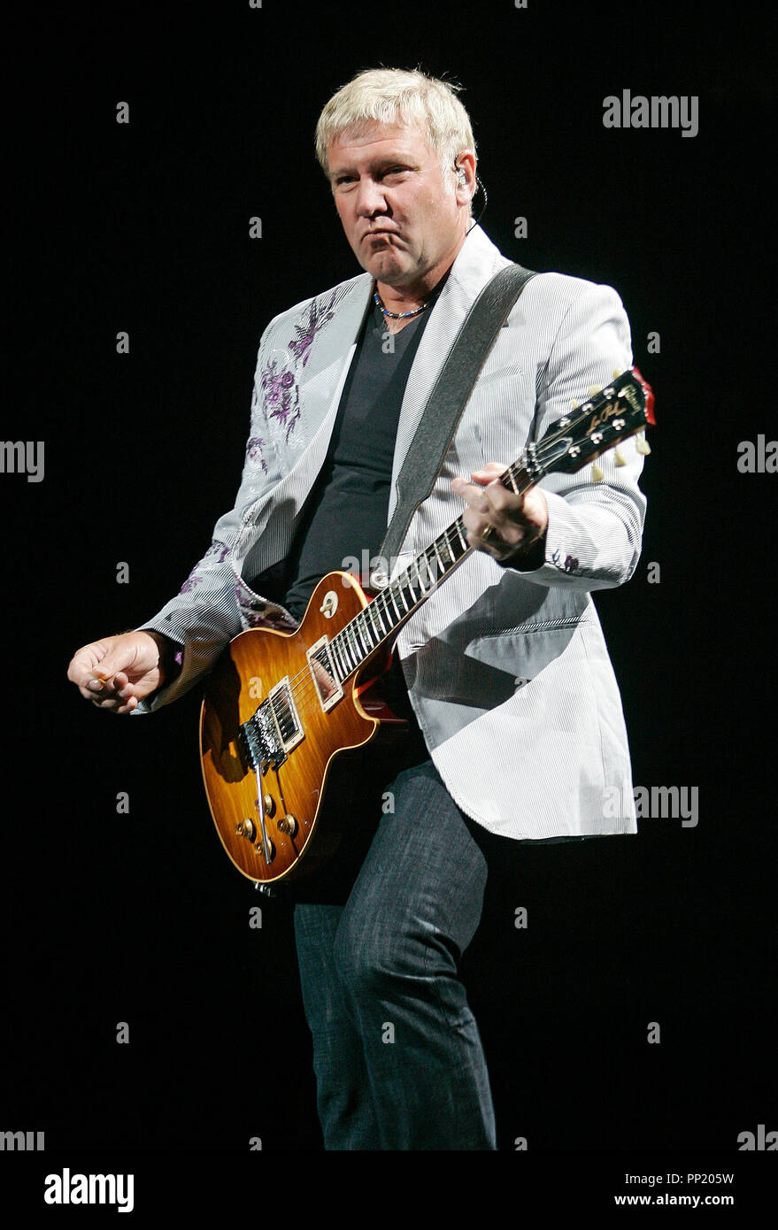 Alex lifeson Banque de photographies et d’images à haute résolution - Alamy