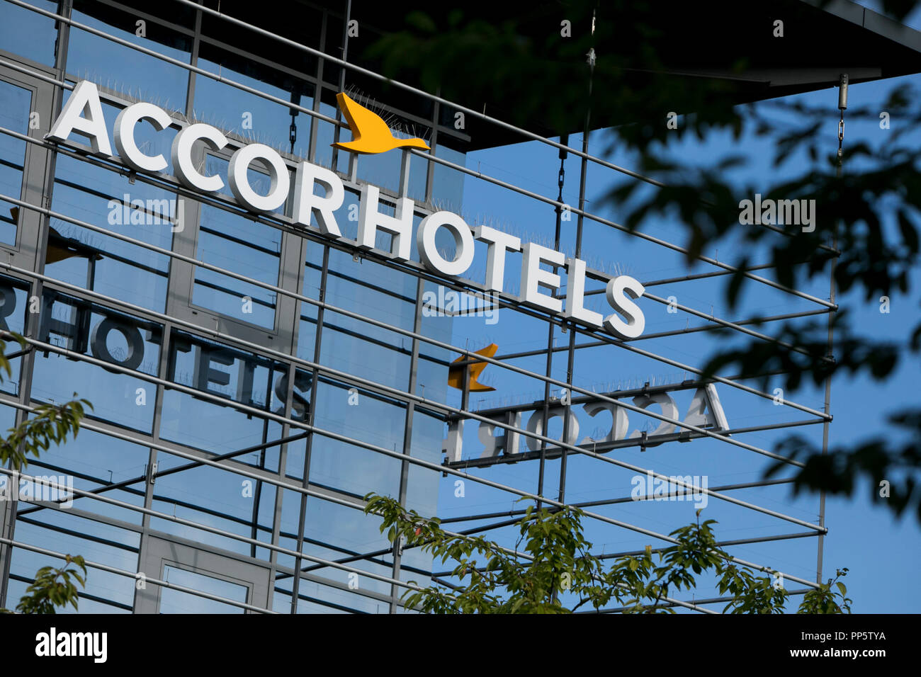 Accor Hotel Logo – Accor Hotel Groupe – QEKAE