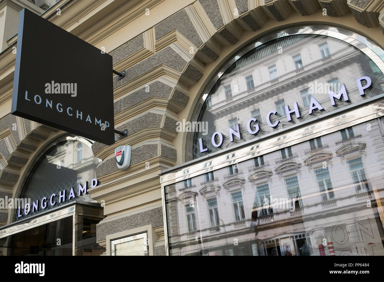 Logo longchamp Banque de photographies et d’images à haute résolution ...