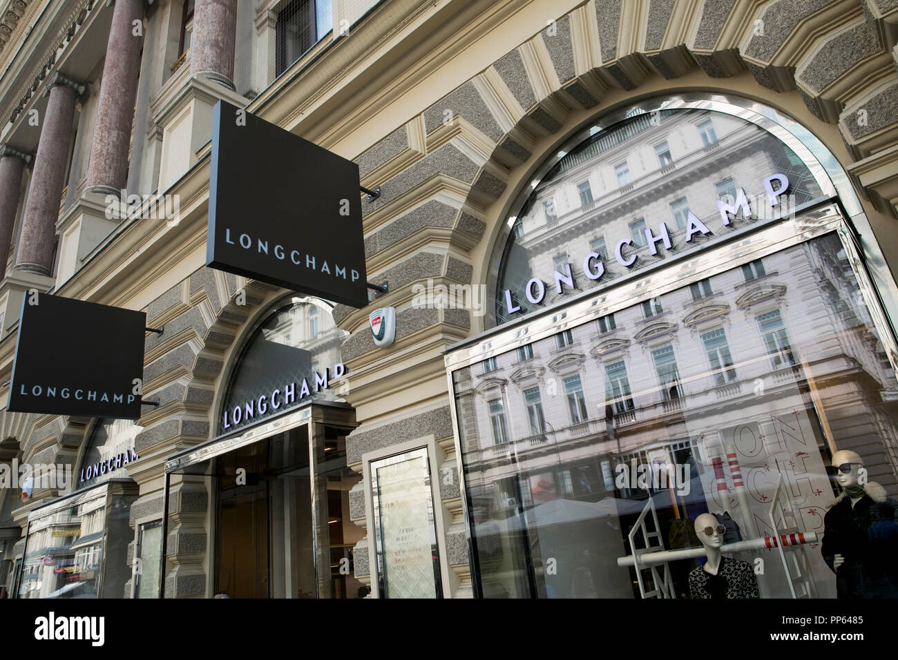 Logo longchamp Banque de photographies et d’images à haute résolution ...