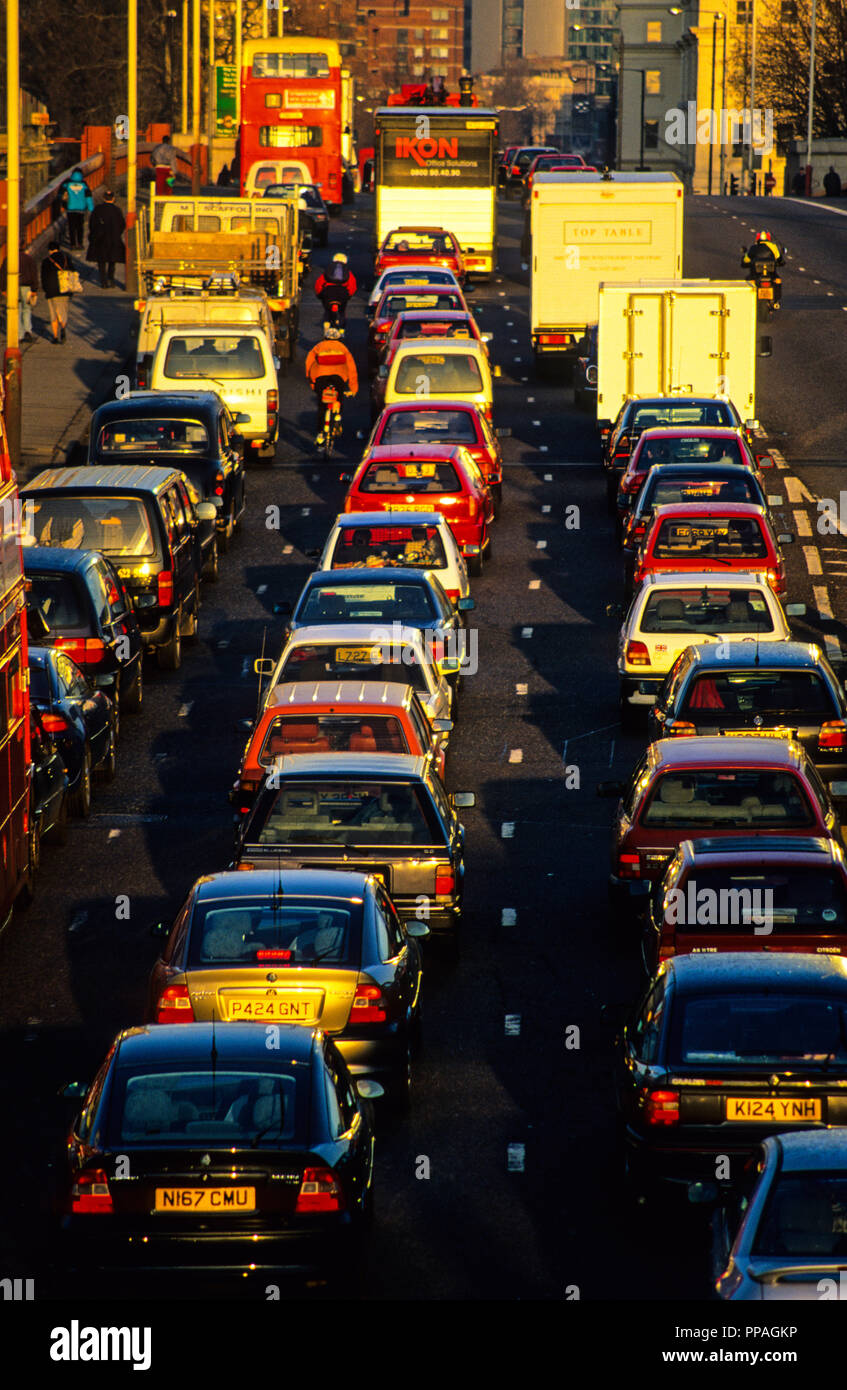 Traffic jam london Banque de photographies et d’images à haute ...