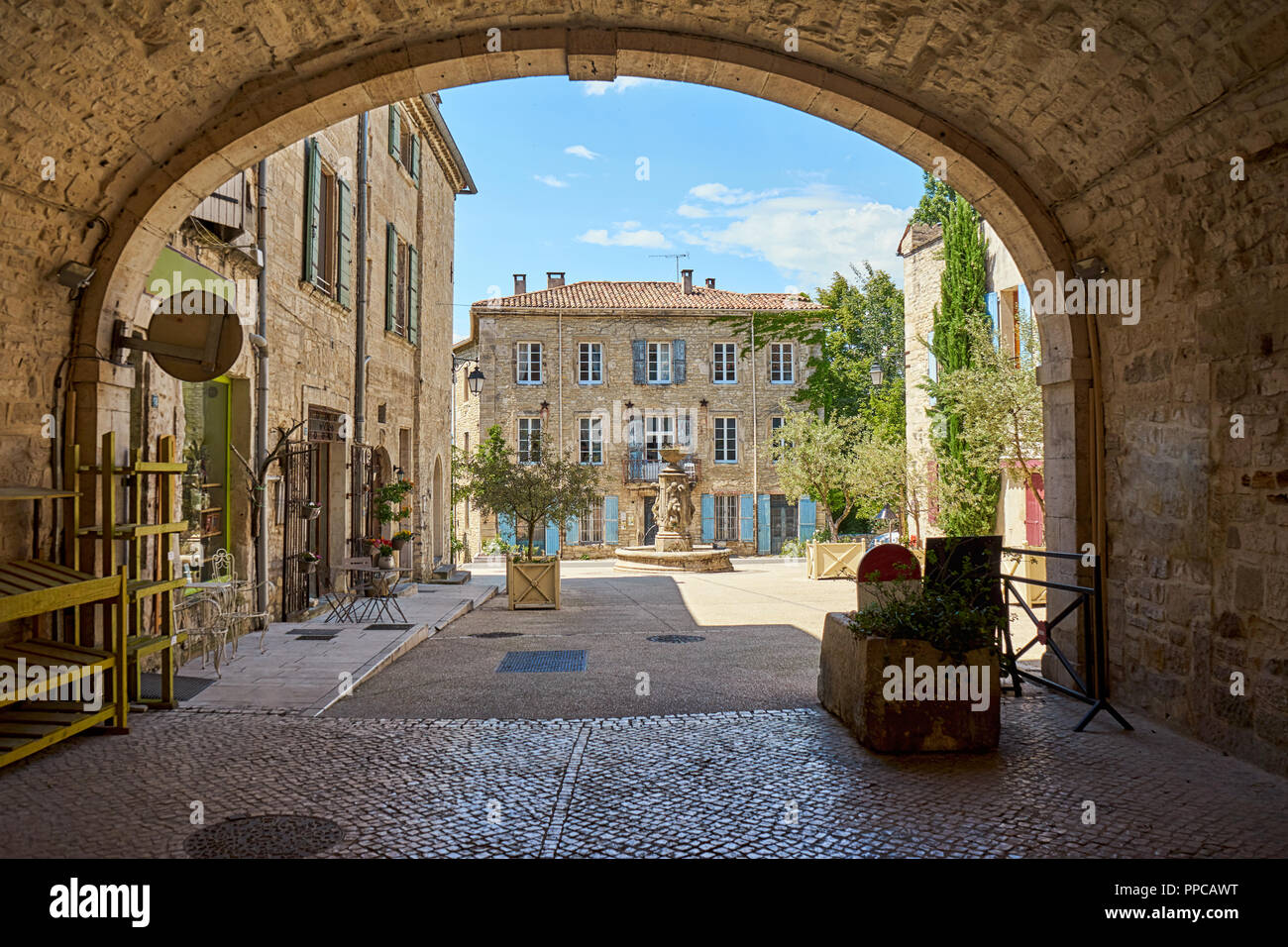 Barjac gard Banque de photographies et d’images à haute résolution - Alamy
