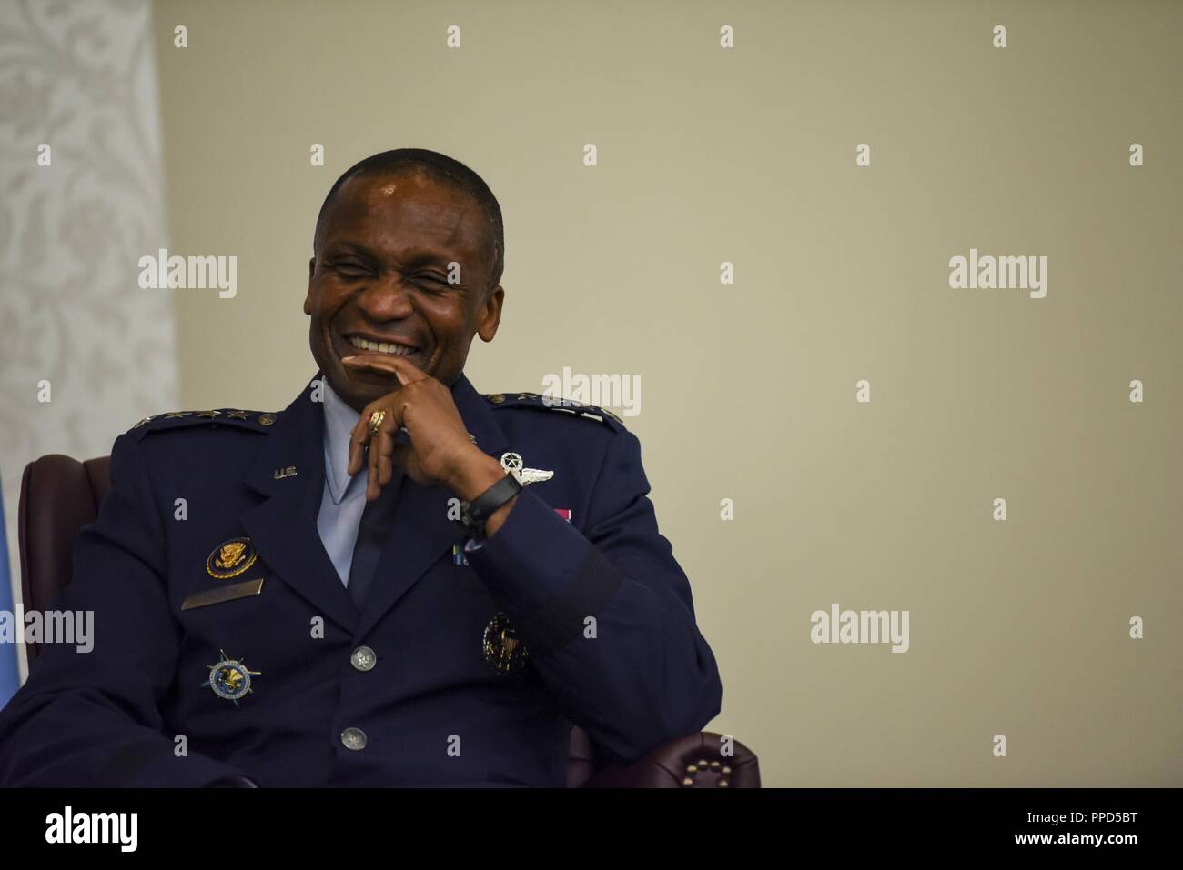 U.S. Air Force Général McDew Darren W., ancien commandant de la U.S ...