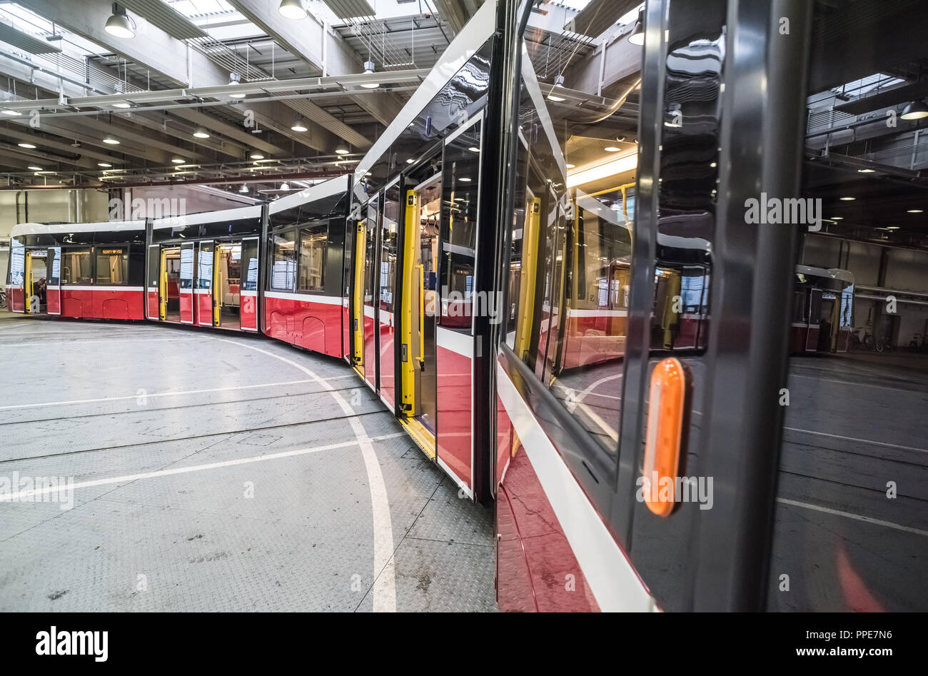 Wien, der neuen Praesentation BOMBARDIER FLEXITY Strassenbahn - Vienne ...