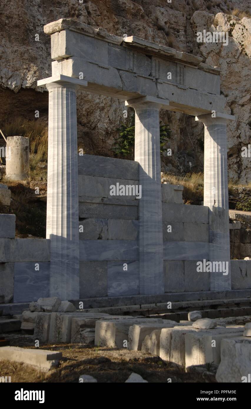 Le grec. ART DE LA GRÈCE. 4ème siècle. ASCLEPIEION. Vue sur le temple ...