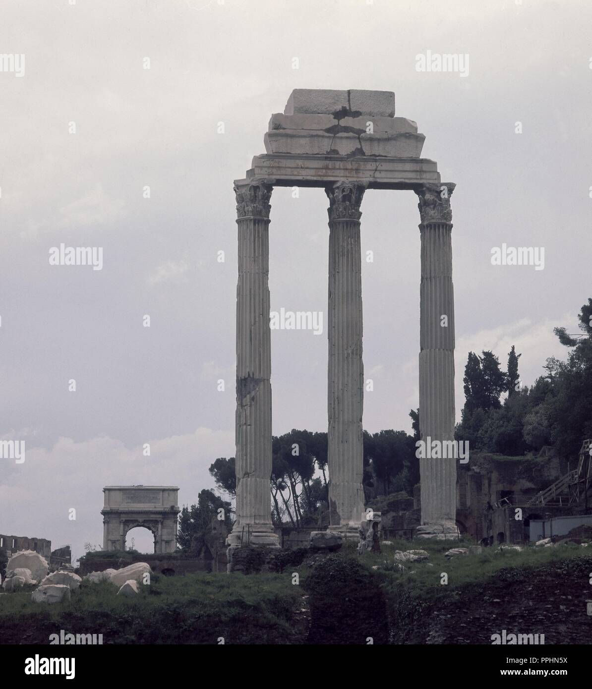 Templo de castor y polux Banque de photographies et d’images à haute ...