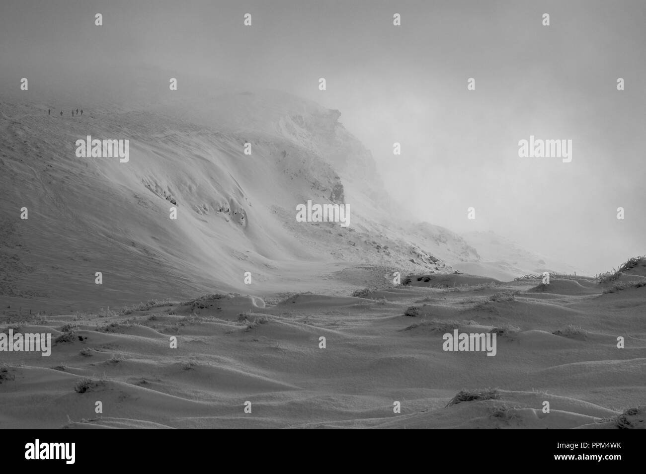 Kinder scout peak district Banque d'images noir et blanc - Alamy