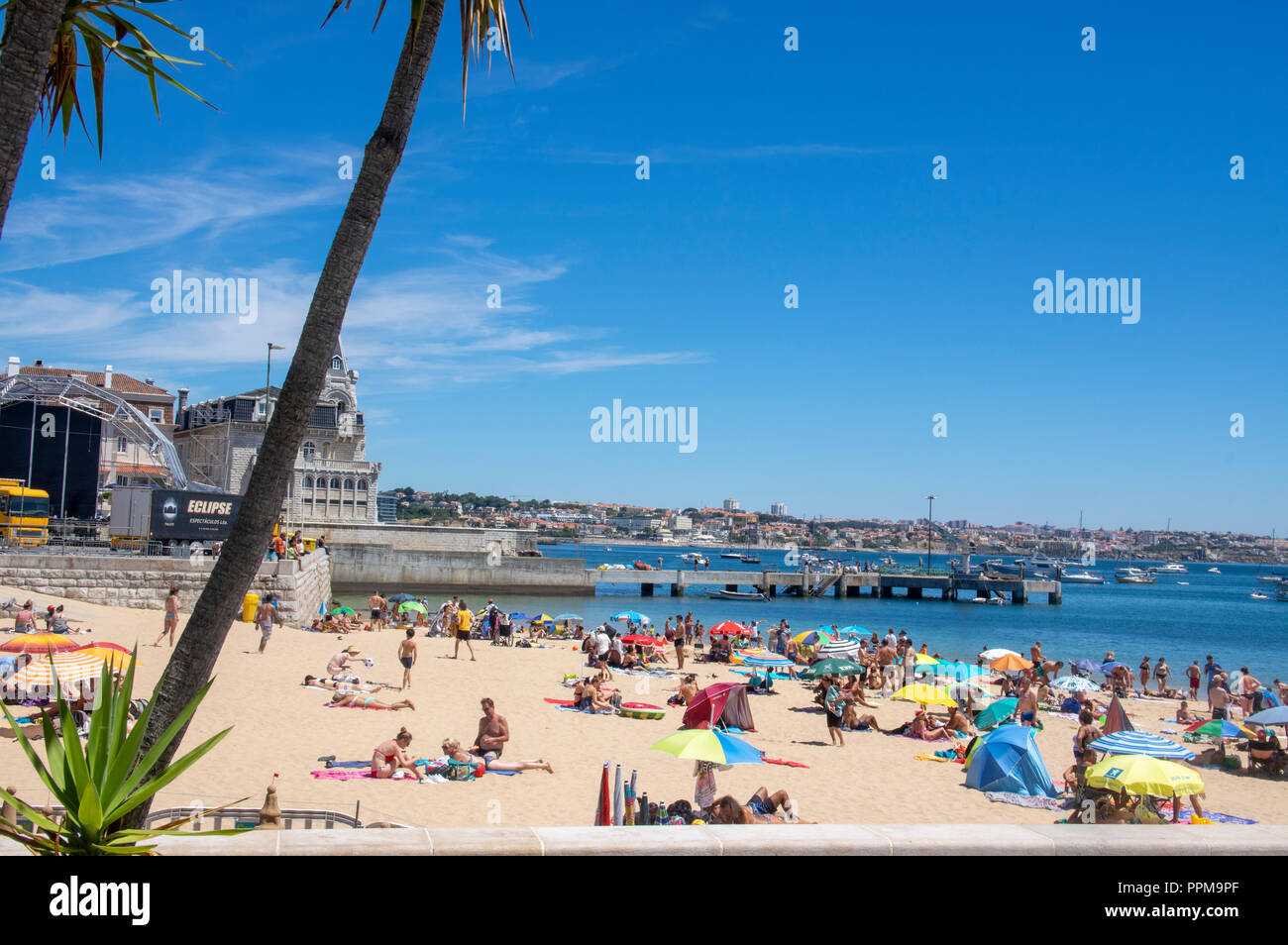 Praia da ribeira Banque de photographies et d’images à haute résolution ...