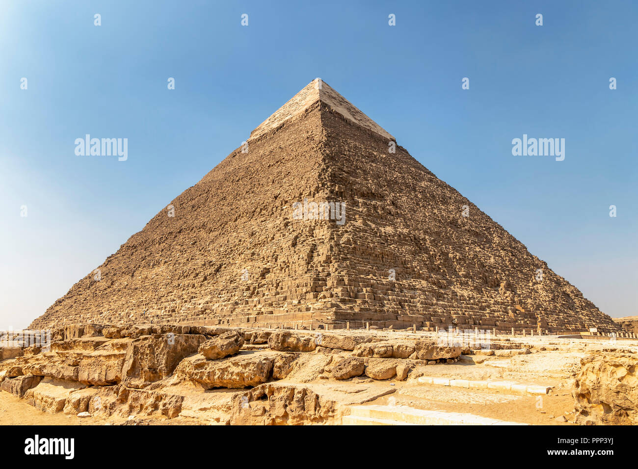 La pyramide de Khéphren ou de Khafré, est le deuxième plus grand et le ...