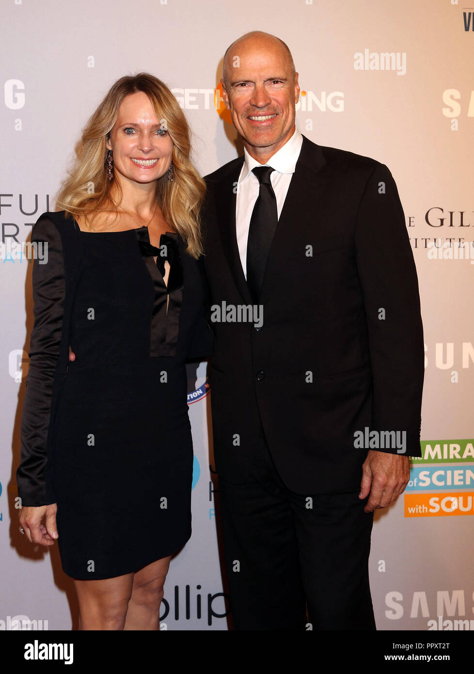 Kim clark and mark messier Banque de photographies et d’images à haute ...