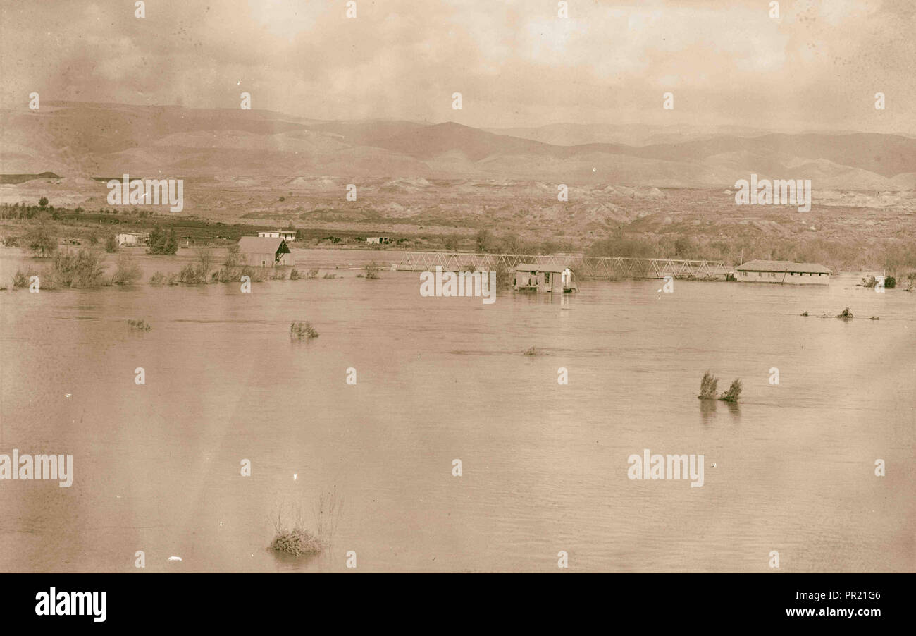 La Jordanie d'inondations. (Prise au pont Allenby). Les inondations ...