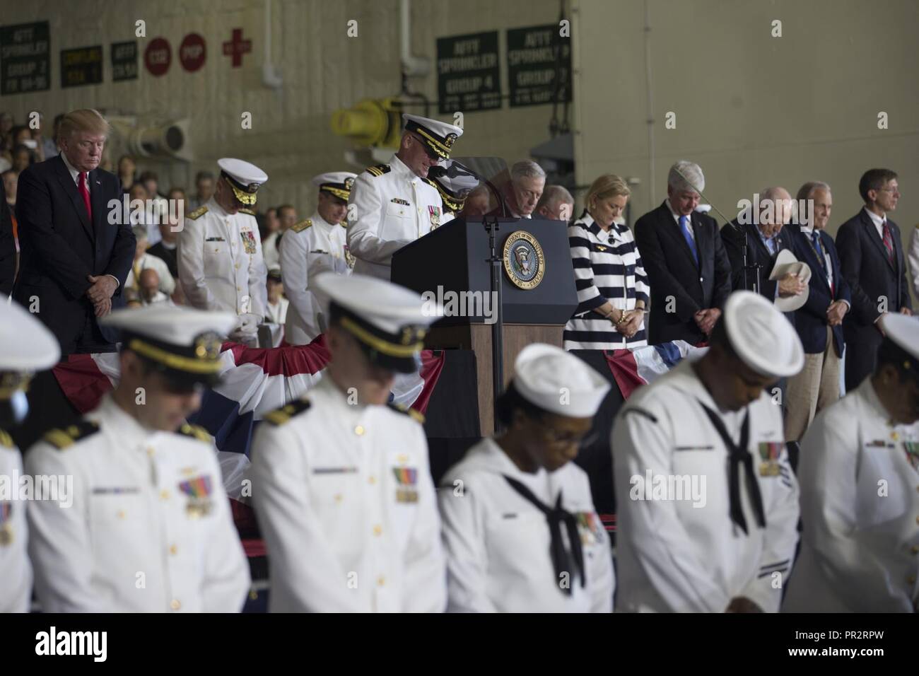 (22 juillet 2017) Le Cmdr. Steven Barstow, le porte-avions USS Gerald R ...