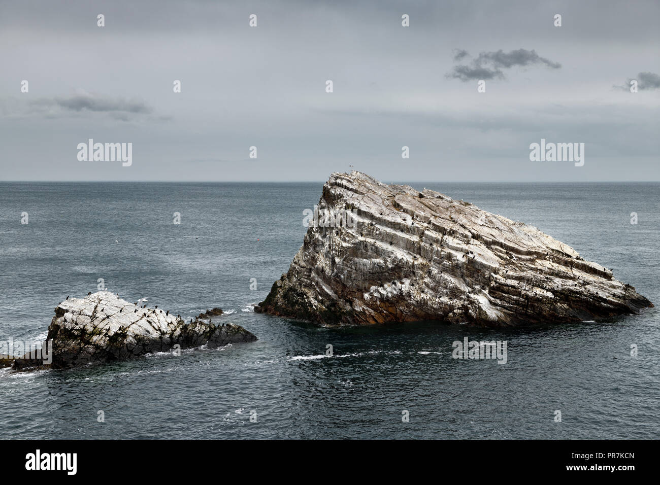 Rochers de la mer Banque de photographies et d’images à haute ...