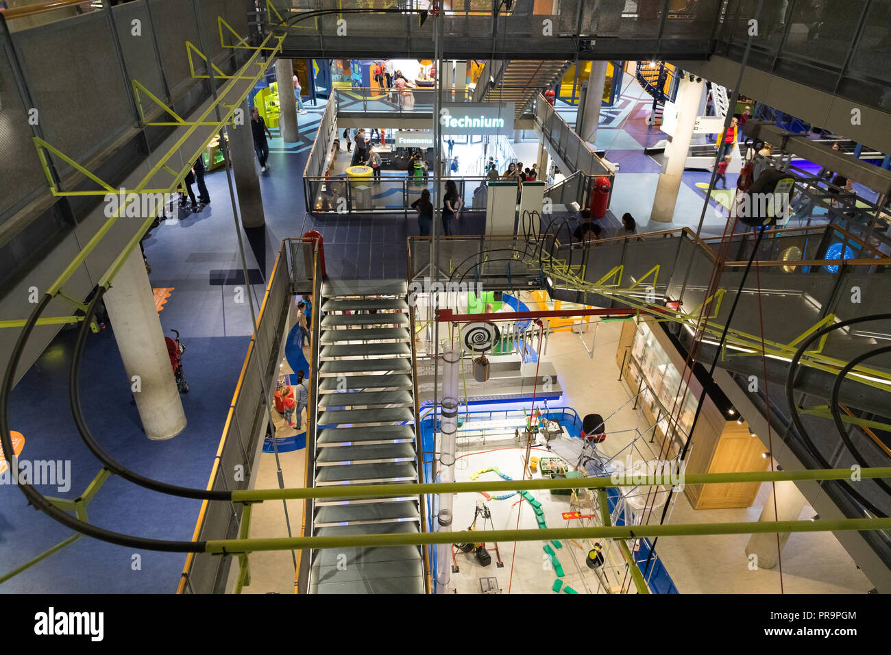 Amsterdam nemo science center interior Banque de photographies et d ...