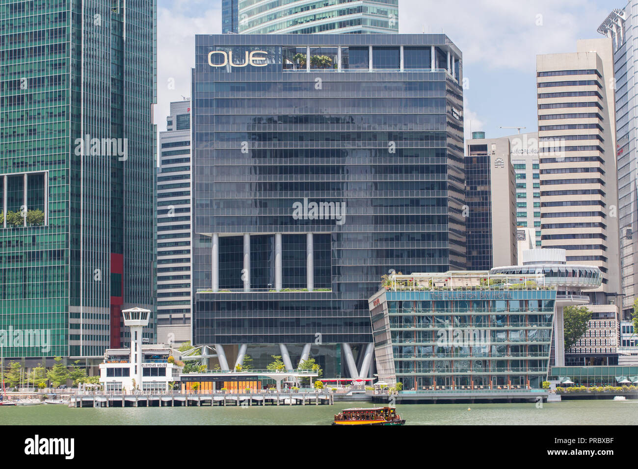 Oue bayfront building Banque de photographies et d’images à haute ...