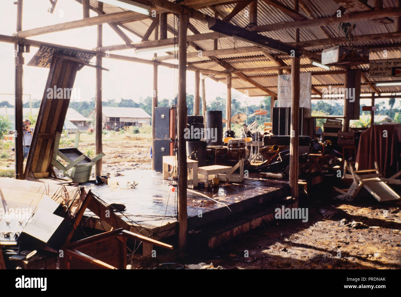 Le pavillon en plein air où le révérend Jim Jones a mené son peuple à ...