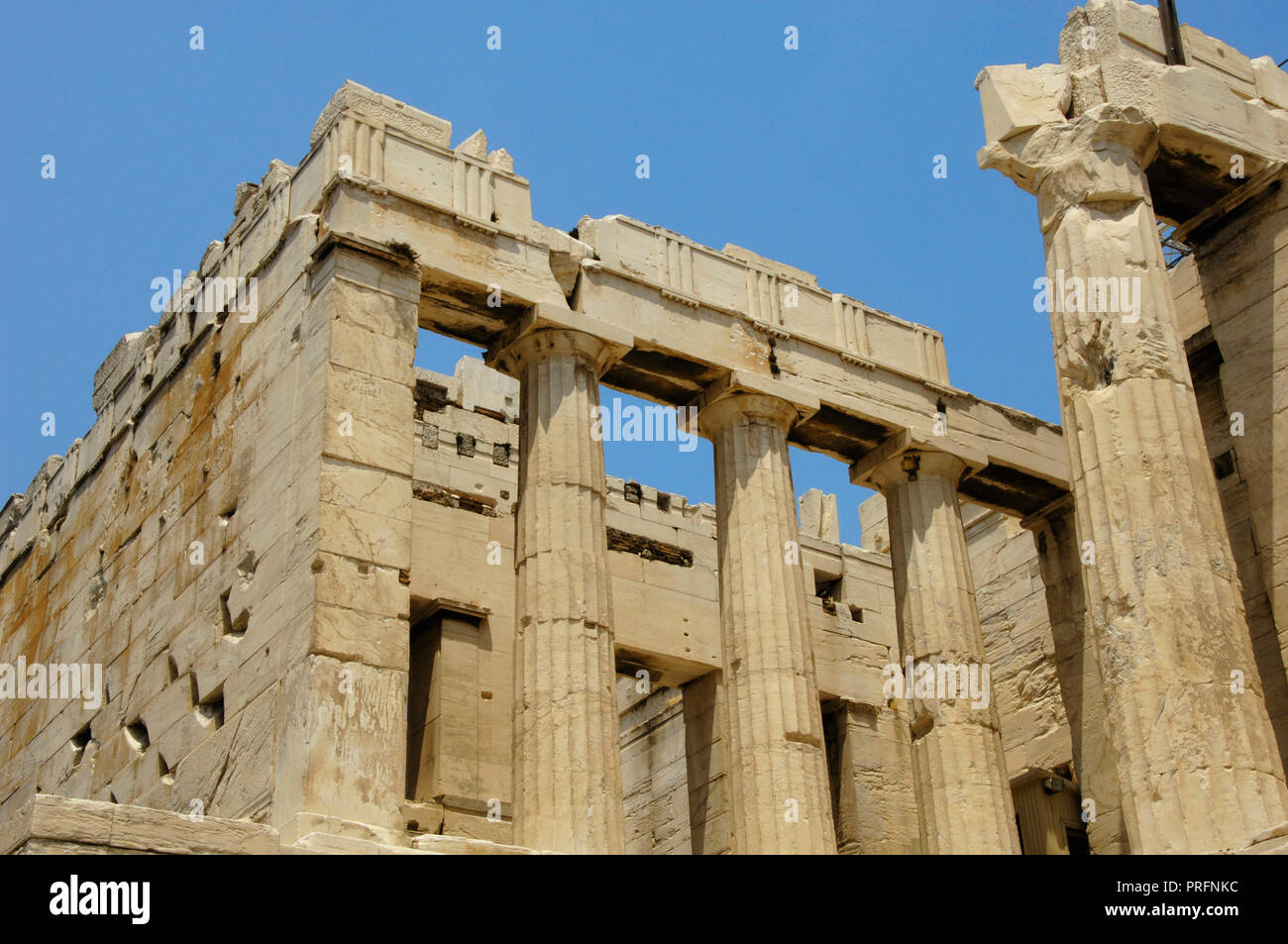La Grèce. Athènes. Propylaea. Porte monumentale de l'Acropole. Il a été ...
