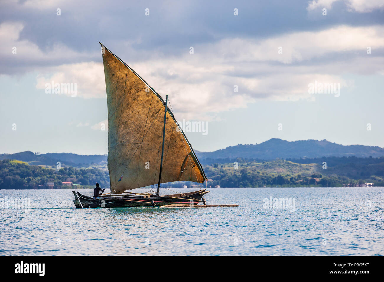 Pirogue de pêche Banque de photographies et d’images à haute résolution ...