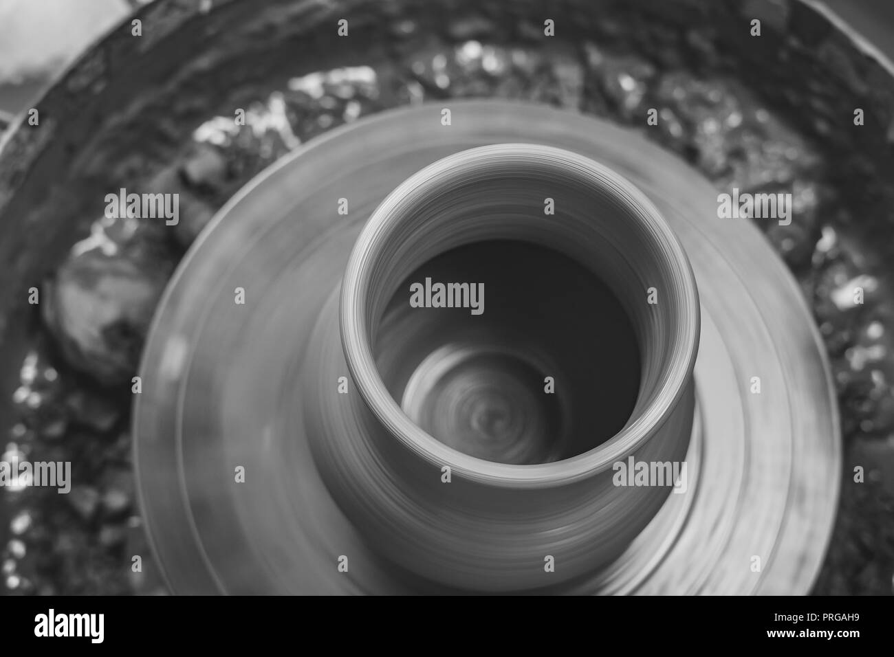 Rotation de la roue des potiers Banque d'images noir et blanc - Alamy