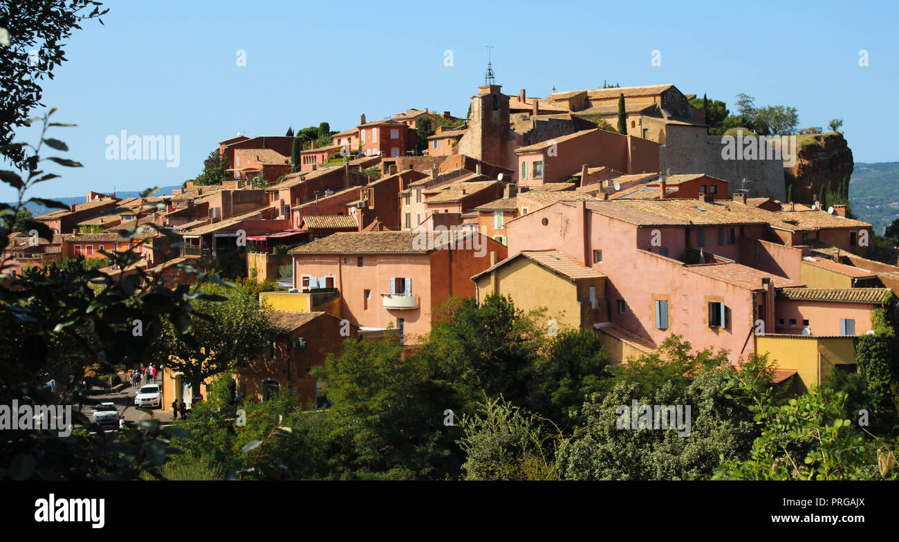 Village roussillon Banque de photographies et d’images à haute ...